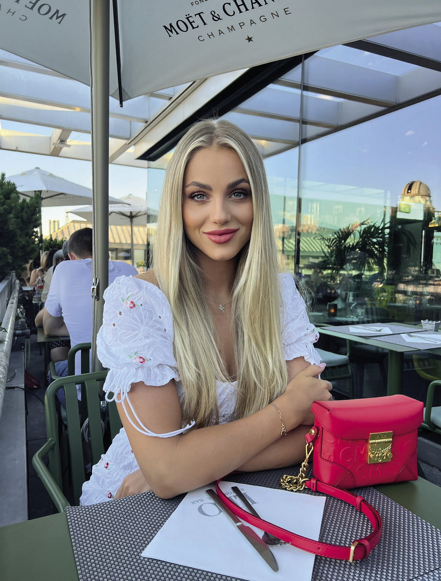 Ana Maria Marković: Fußballstar, Influencerin und Unternehmerin – Ihr ...